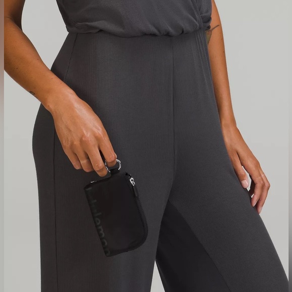 lululemon athletica | Accessories | New Lululemon Clippable Card Pouch ...